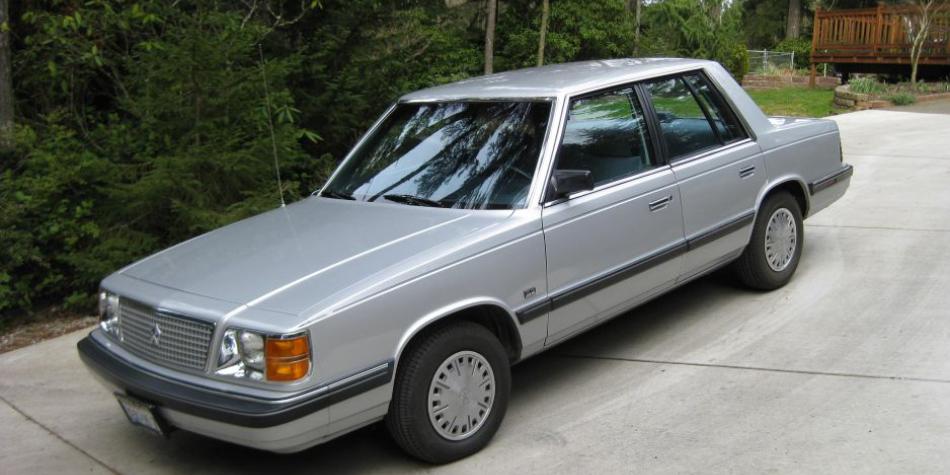 L’auto di Homer Simpson è una Plymouth Junkerolla. Esiste?