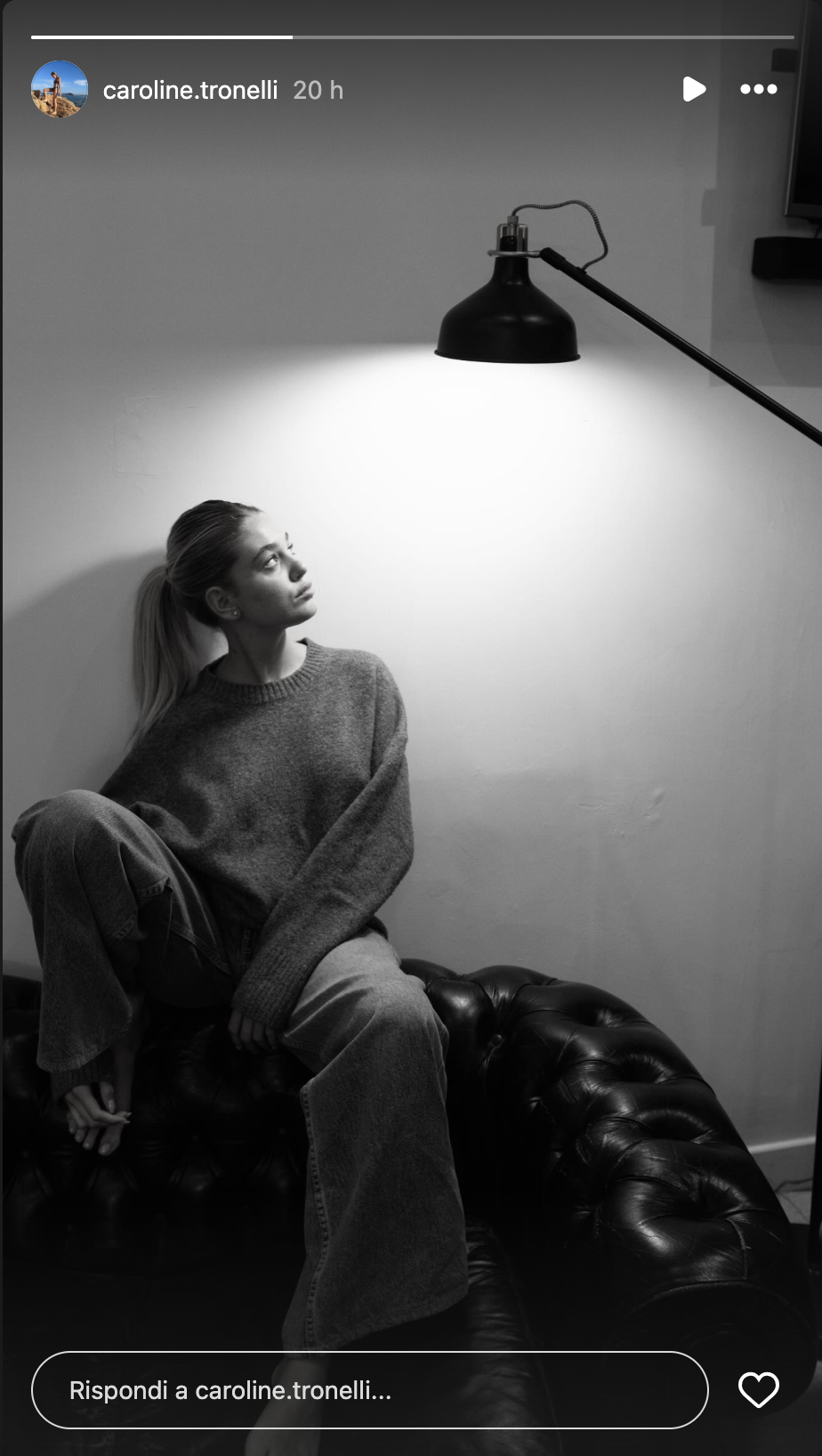 Stefano De Martino: la fidanzata Caroline Tronelli torna sui social con ...