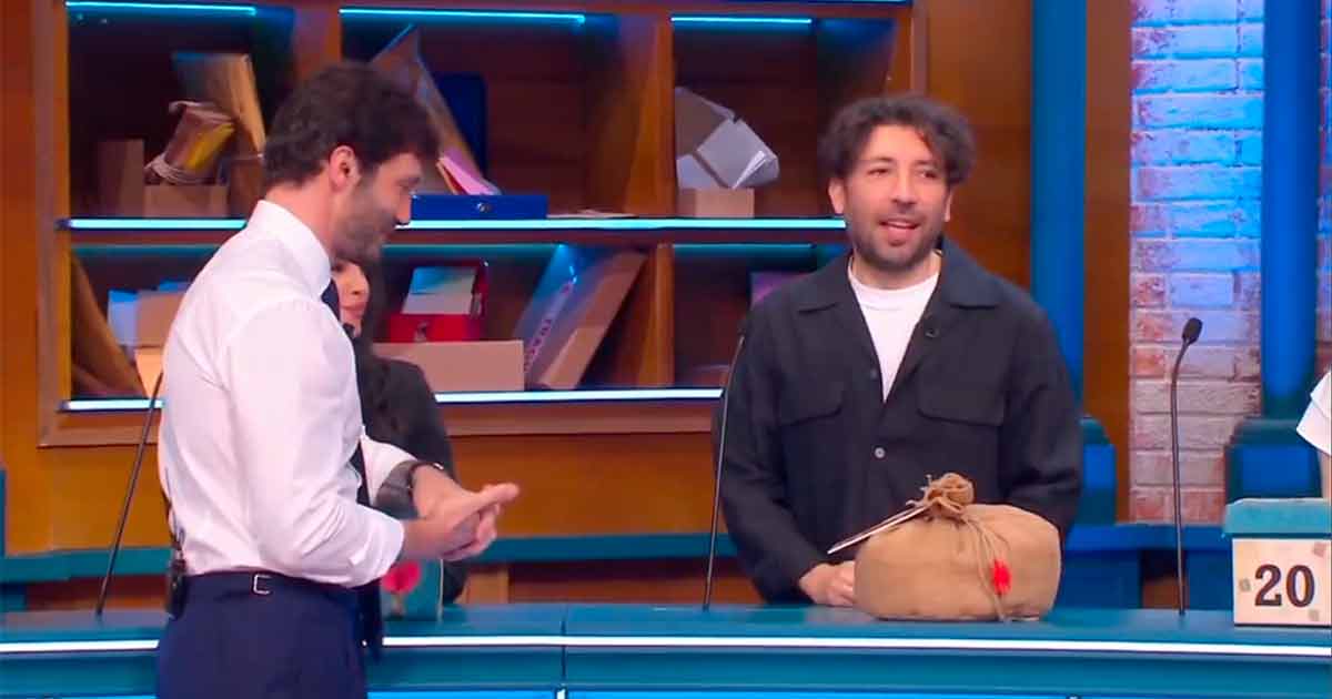 Affari Tuoi, Herbert Ballerina mette in difficoltà De Martino: colpa ...